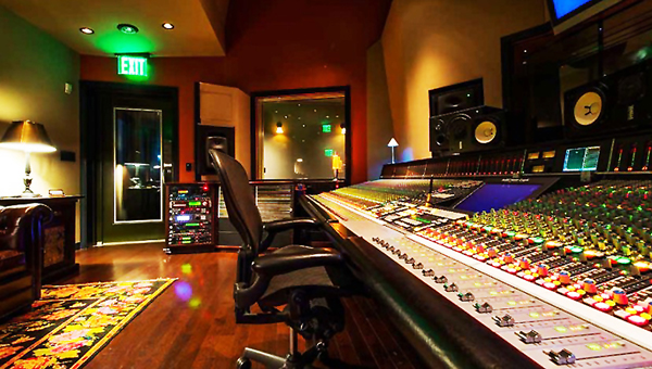 Studio Managers Help Make the Most of Your Studio Experience - Music ...