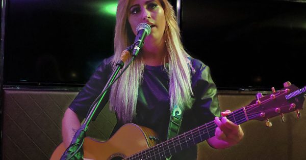 Live Review: Jessica Meuse at Bar 20 in West Hollywood, CA - Music ...