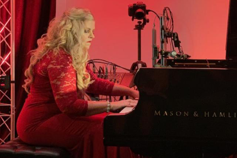 Jennifer Thomas at Hollywood Piano in Burbank, CA