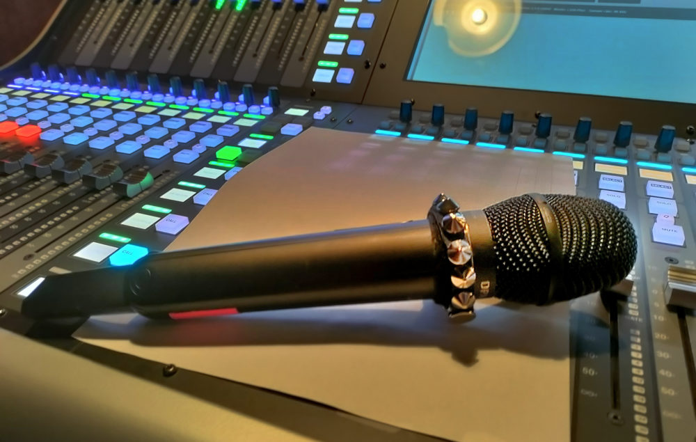 Måneskin Tours With DPA Vocal Mics - Music Connection Magazine
