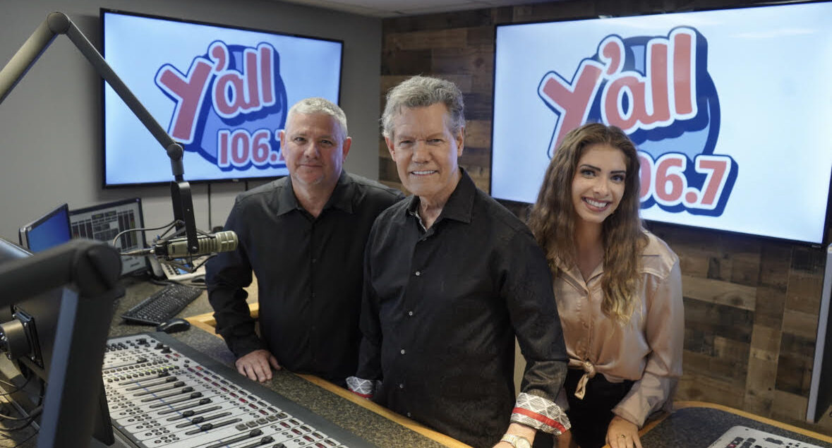 Travis Helps Midwest Comm. Launch New Radio Station in Nashville ...