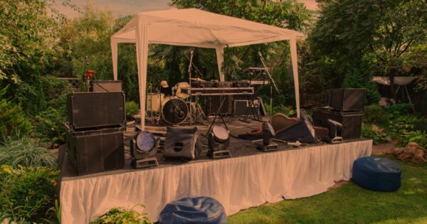 How To Set Up a Successful House Concert Tour - Music Connection Magazine