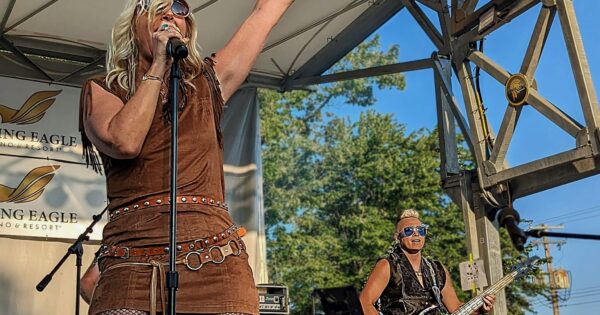 Live Review of Eliza Neals in Westland, MI